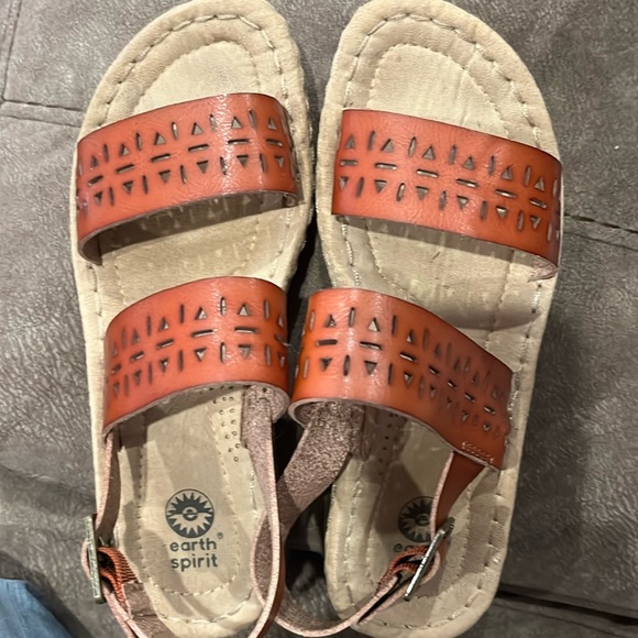Easy Spirit | Shoes | Earth Spirit Sandals In Brownishred Color Size 7 ...